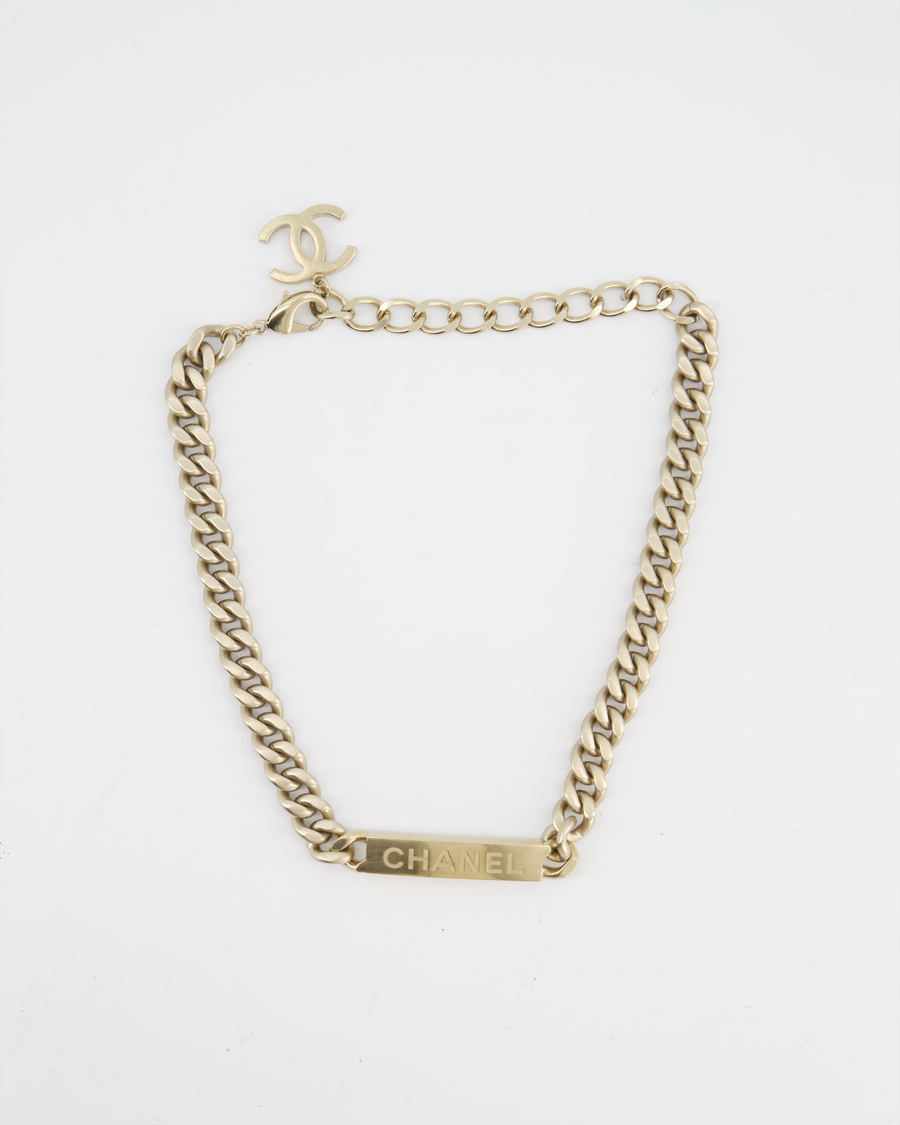 Chanel Gold Curb Link Chain Necklace with Logo Plate and CC Charm – Sellier